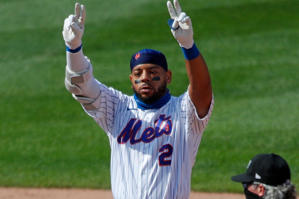 Dominic Smith’s Hot Bat Is Reminding People Why He’s In Middle of Mets ...